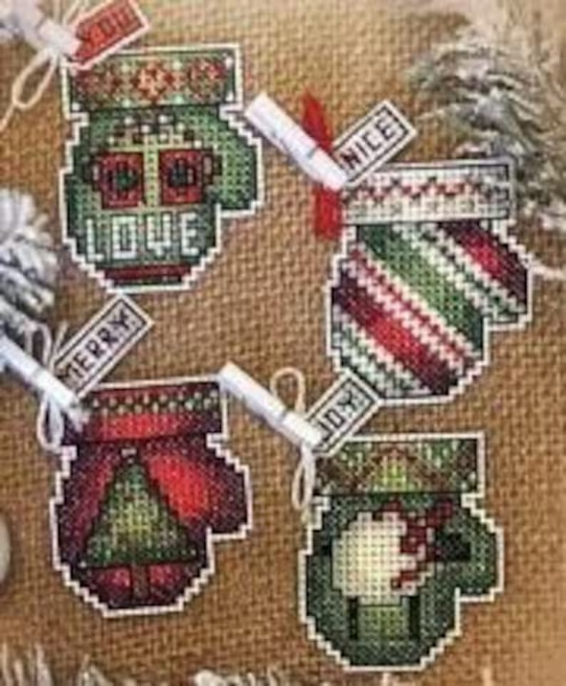 Tiny Mitten Set 1 – The Daily Stitcher